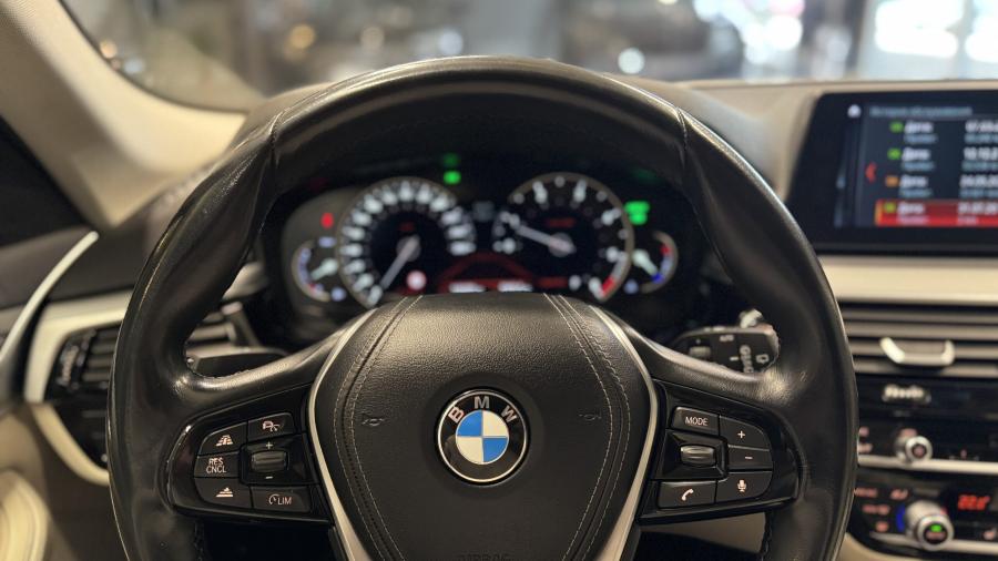 Balts BMW 520 2017 Rīga, ar dzinēja tilpumu 2.00 L un nobraukumu 167 tūkst. km par 15990 €, foto 23 vietnē AUTOMOTO.COM.LV