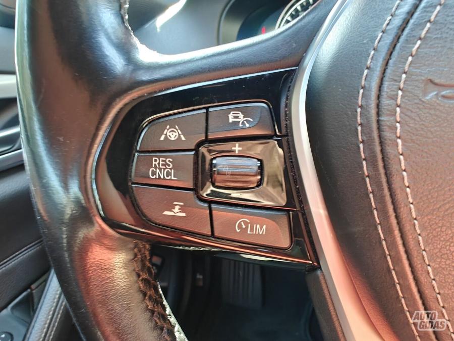 White BMW 520 2017 in Kaunas, with an engine capacity of 2.00 L and mileage of 217 thousand km for 16900 €, photo 25 on AUTOMOTO.COM.LV