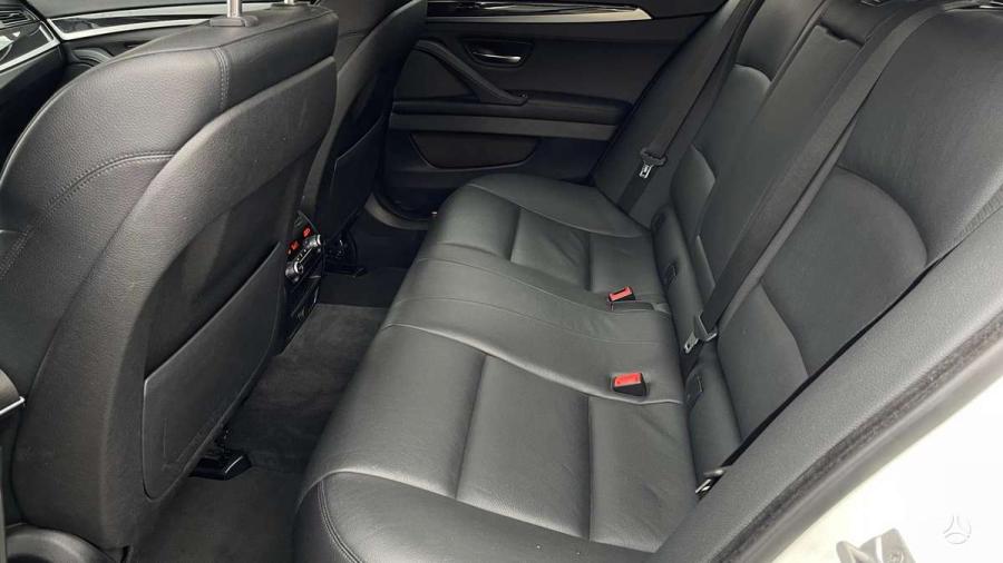 Balts BMW 520 2017 Marijampole, ar dzinēja tilpumu 2.00 L un nobraukumu 294 tūkst. km par 10490 €, foto 18 vietnē AUTOMOTO.COM.LV