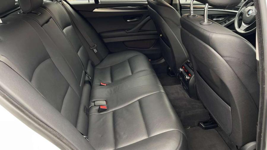 Balts BMW 520 2017 Marijampole, ar dzinēja tilpumu 2.00 L un nobraukumu 294 tūkst. km par 10490 €, foto 43 vietnē AUTOMOTO.COM.LV