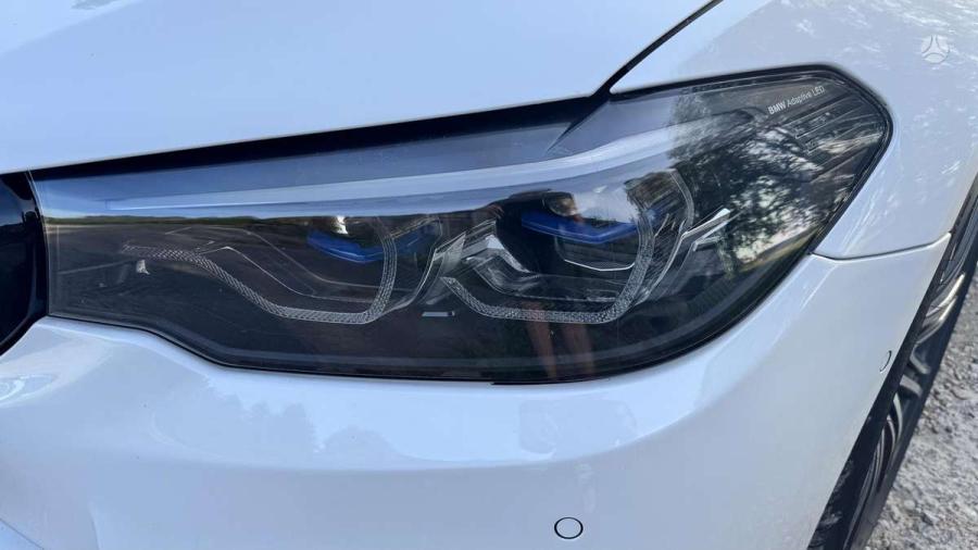 White BMW 520 2017 in Kaunas, with an engine capacity of 2.00 L and mileage of 213 thousand km for 18000 €, photo 6 on AUTOMOTO.COM.LV
