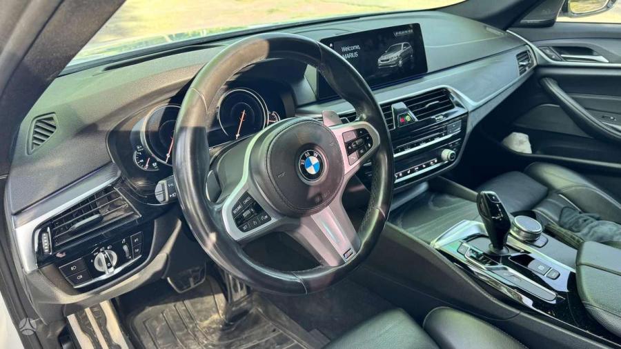 White BMW 520 2017 in Kaunas, with an engine capacity of 2.00 L and mileage of 213 thousand km for 18000 €, photo 9 on AUTOMOTO.COM.LV
