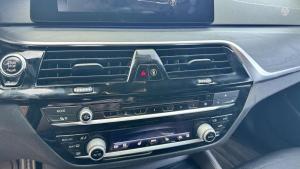 White BMW 520 2017 in Kaunas, with an engine capacity of 2.00 L and mileage of 213 thousand km for 18000 €, photo 12 on AUTOMOTO.COM.LV
