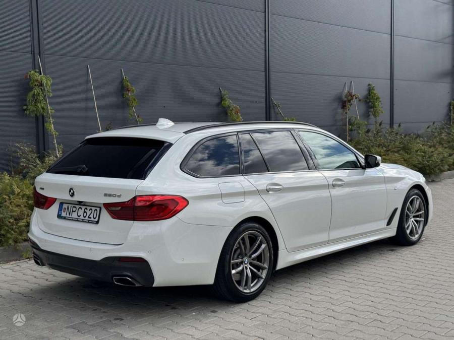 White BMW 520 2017 in Vilnius, with an engine capacity of 2.00 L and mileage of 334 thousand km for 16500 €, photo 5 on AUTOMOTO.COM.LV