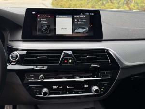 White BMW 520 2017 in Vilnius, with an engine capacity of 2.00 L and mileage of 334 thousand km for 16500 €, photo 11 on AUTOMOTO.COM.LV