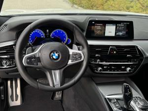 White BMW 520 2017 in Vilnius, with an engine capacity of 2.00 L and mileage of 334 thousand km for 16500 €, photo 13 on AUTOMOTO.COM.LV