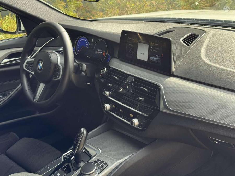 White BMW 520 2017 in Vilnius, with an engine capacity of 2.00 L and mileage of 334 thousand km for 16500 €, photo 14 on AUTOMOTO.COM.LV