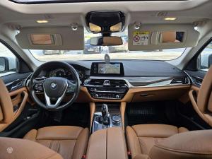 White BMW 520 2018 in Vilnius, with an engine capacity of 2.00 L and mileage of 331 thousand km for 16750 €, photo 2 on AUTOMOTO.COM.LV