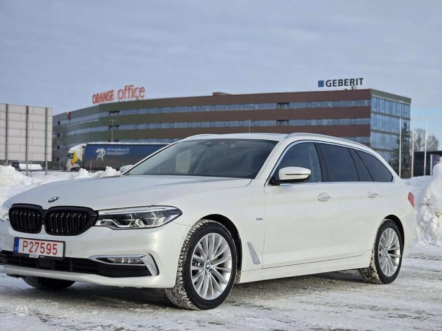 White BMW 520 2018 in Vilnius, with an engine capacity of 2.00 L and mileage of 331 thousand km for 16750 €, photo 8 on AUTOMOTO.COM.LV