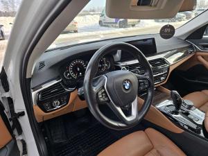 White BMW 520 2018 in Vilnius, with an engine capacity of 2.00 L and mileage of 331 thousand km for 16750 €, photo 21 on AUTOMOTO.COM.LV