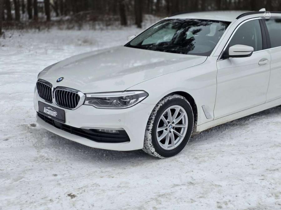 White BMW 520 2018 in Kaunas, with an engine capacity of 2.00 L and mileage of 285 thousand km for 14899 €, photo 2 on AUTOMOTO.COM.LV