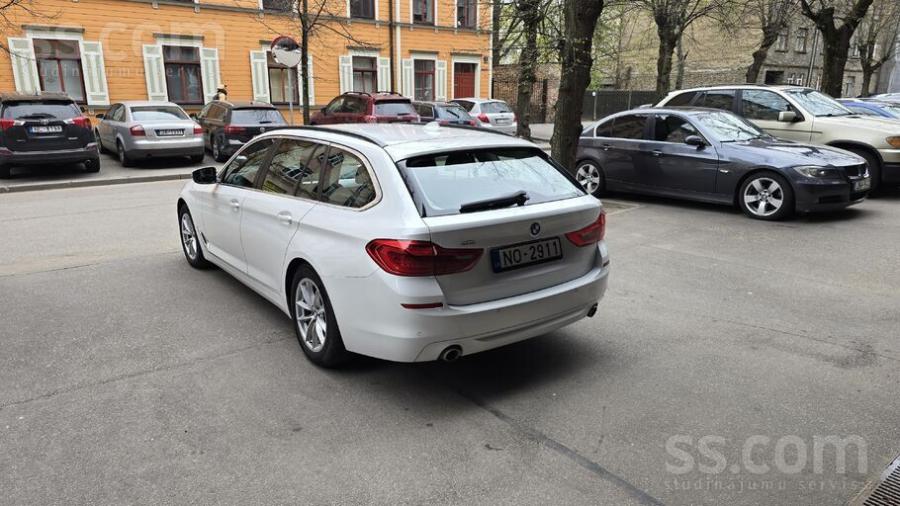 White BMW 520 2018 in Riga, with an engine capacity of 2.00 L and mileage of 295 thousand km for 15850 €, photo 3 on AUTOMOTO.COM.LV