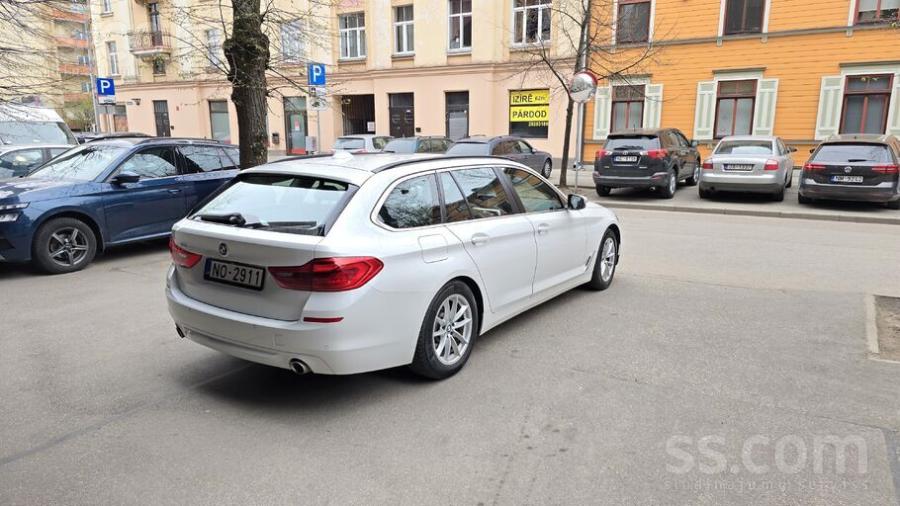 White BMW 520 2018 in Riga, with an engine capacity of 2.00 L and mileage of 295 thousand km for 15850 €, photo 4 on AUTOMOTO.COM.LV