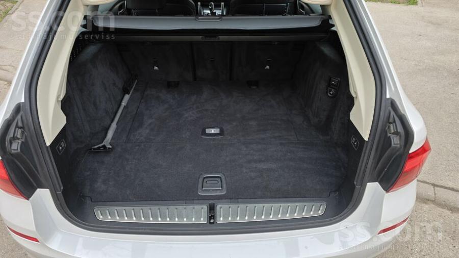 White BMW 520 2018 in Riga, with an engine capacity of 2.00 L and mileage of 295 thousand km for 15850 €, photo 7 on AUTOMOTO.COM.LV
