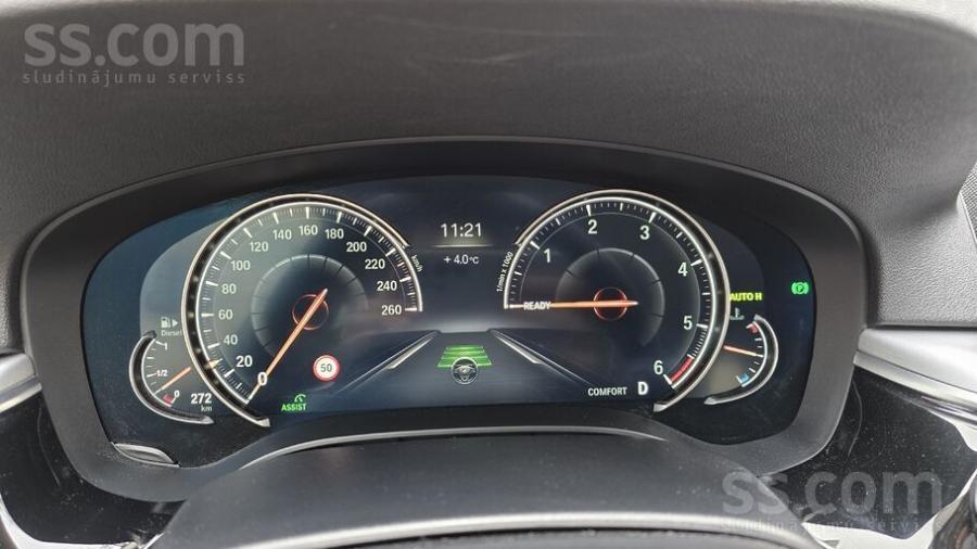 White BMW 520 2018 in Riga, with an engine capacity of 2.00 L and mileage of 295 thousand km for 15850 €, photo 9 on AUTOMOTO.COM.LV