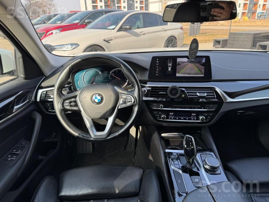 White BMW 520 2018 in Jelgava, with an engine capacity of 2.00 L and mileage of 215 thousand km for 17000 €, photo 8 on AUTOMOTO.COM.LV
