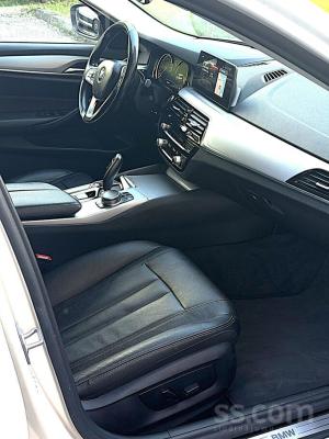 White BMW 520 2018 in Riga, with an engine capacity of 2.00 L and mileage of 278 thousand km for 14980 €, photo 9 on AUTOMOTO.COM.LV