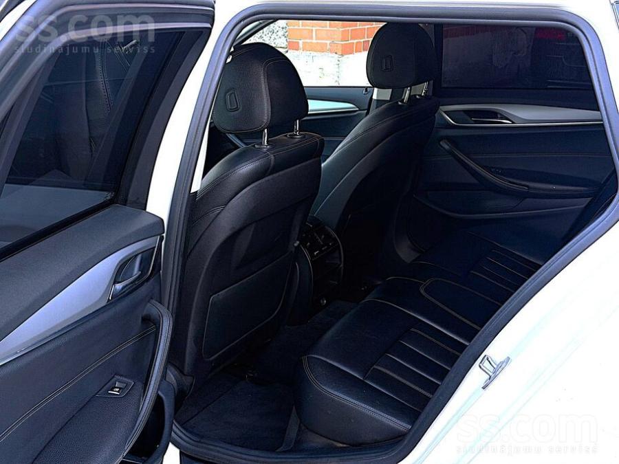 White BMW 520 2018 in Riga, with an engine capacity of 2.00 L and mileage of 278 thousand km for 14980 €, photo 10 on AUTOMOTO.COM.LV