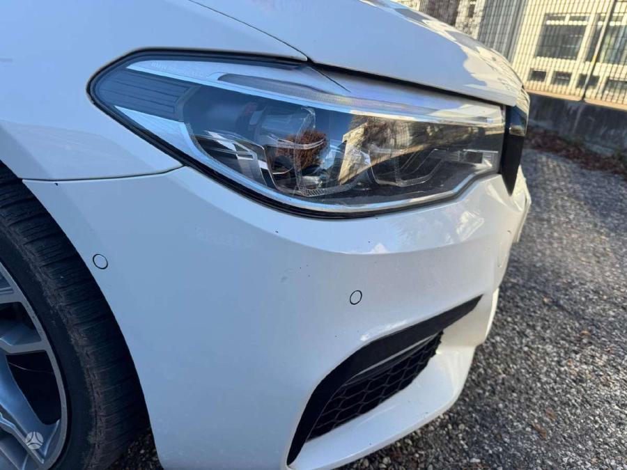 Balts BMW 520 2019 Kauņa, ar dzinēja tilpumu 2.00 L un nobraukumu 261 tūkst. km par 17900 €, foto 5 vietnē AUTOMOTO.COM.LV