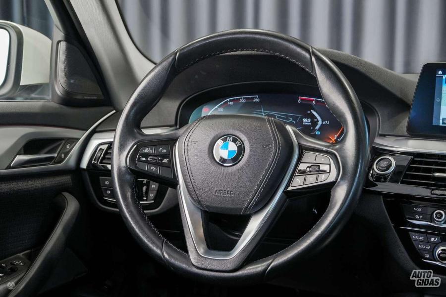 Balts BMW 520 2019 Marijampole, ar dzinēja tilpumu 2.00 L un nobraukumu 144 tūkst. km par 18450 €, foto 20 vietnē AUTOMOTO.COM.LV