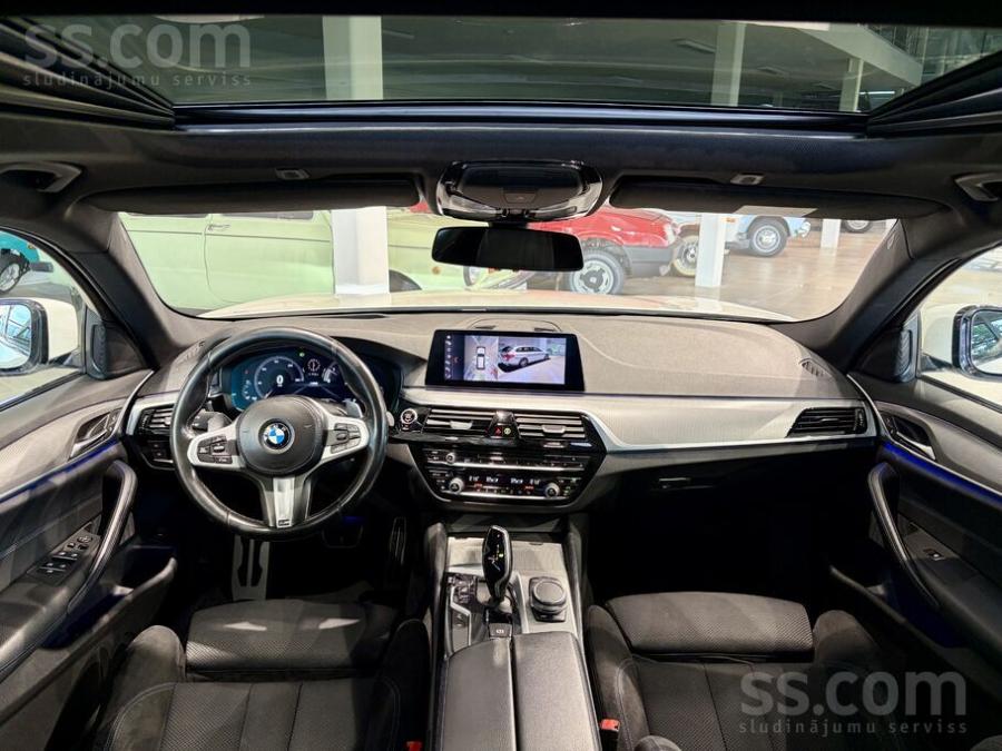 White BMW 520 2019 in Dobele, with an engine capacity of 2.00 L and mileage of 296 thousand km for 18950 €, photo 10 on AUTOMOTO.COM.LV