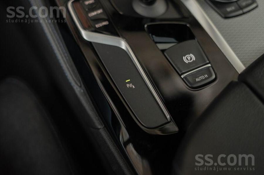 Balts BMW 520 2019 Rīga, ar dzinēja tilpumu 2.00 L un nobraukumu 218 tūkst. km par 18990 €, foto 24 vietnē AUTOMOTO.COM.LV
