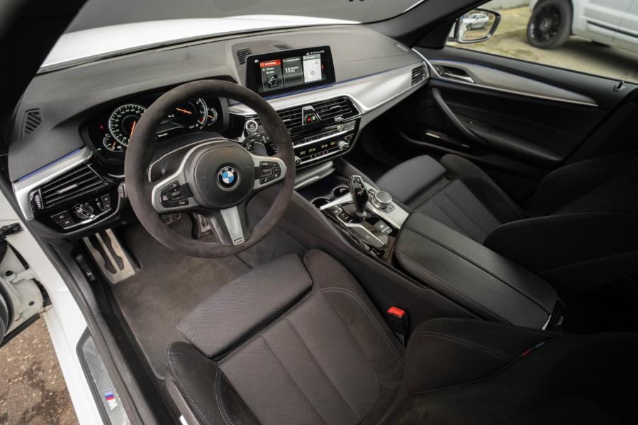 Balts BMW 520 2019 Rīga, ar dzinēja tilpumu 2.00 L un nobraukumu 218 tūkst. km par 18990 €, foto 13 vietnē AUTOMOTO.COM.LV