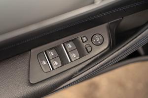 Balts BMW 520 2019 Rīga, ar dzinēja tilpumu 2.00 L un nobraukumu 218 tūkst. km par 18990 €, foto 18 vietnē AUTOMOTO.COM.LV