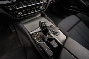 Balts BMW 520 2019 Rīga, ar dzinēja tilpumu 2.00 L un nobraukumu 218 tūkst. km par 18990 €, foto 20 vietnē AUTOMOTO.COM.LV
