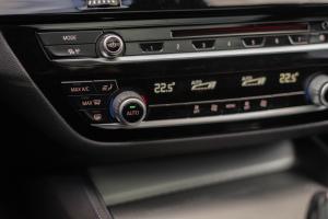 Balts BMW 520 2019 Rīga, ar dzinēja tilpumu 2.00 L un nobraukumu 218 tūkst. km par 18990 €, foto 28 vietnē AUTOMOTO.COM.LV