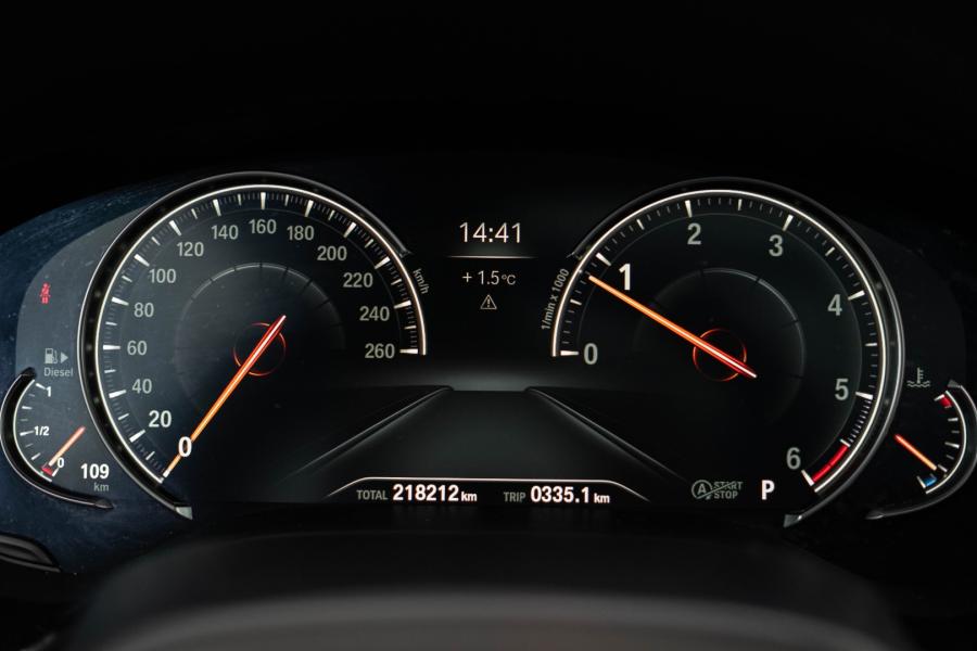 Balts BMW 520 2019 Rīga, ar dzinēja tilpumu 2.00 L un nobraukumu 218 tūkst. km par 18990 €, foto 30 vietnē AUTOMOTO.COM.LV