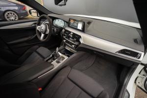 Balts BMW 520 2019 Rīga, ar dzinēja tilpumu 2.00 L un nobraukumu 218 tūkst. km par 18990 €, foto 37 vietnē AUTOMOTO.COM.LV