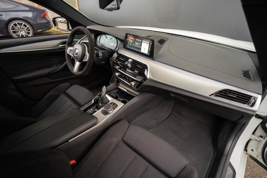 Balts BMW 520 2019 Rīga, ar dzinēja tilpumu 2.00 L un nobraukumu 218 tūkst. km par 18990 €, foto 37 vietnē AUTOMOTO.COM.LV