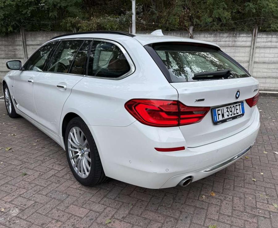 White BMW 520 2019 in Siauliai, with an engine capacity of 2.00 L and mileage of 327 thousand km for 14900 €, photo 5 on AUTOMOTO.COM.LV