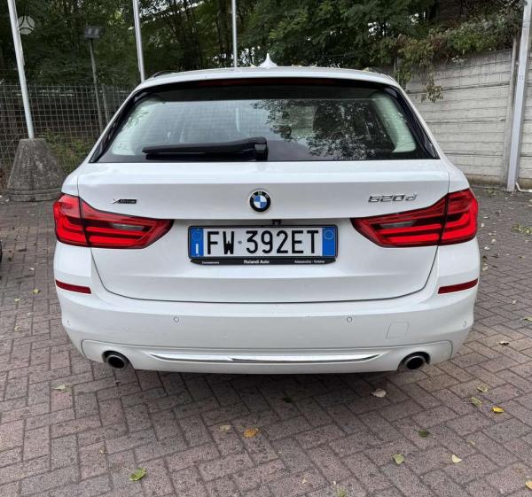 White BMW 520 2019 in Siauliai, with an engine capacity of 2.00 L and mileage of 327 thousand km for 14900 €, photo 5 on AUTOMOTO.COM.LV