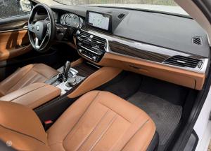White BMW 520 2019 in Siauliai, with an engine capacity of 2.00 L and mileage of 327 thousand km for 14900 €, photo 8 on AUTOMOTO.COM.LV