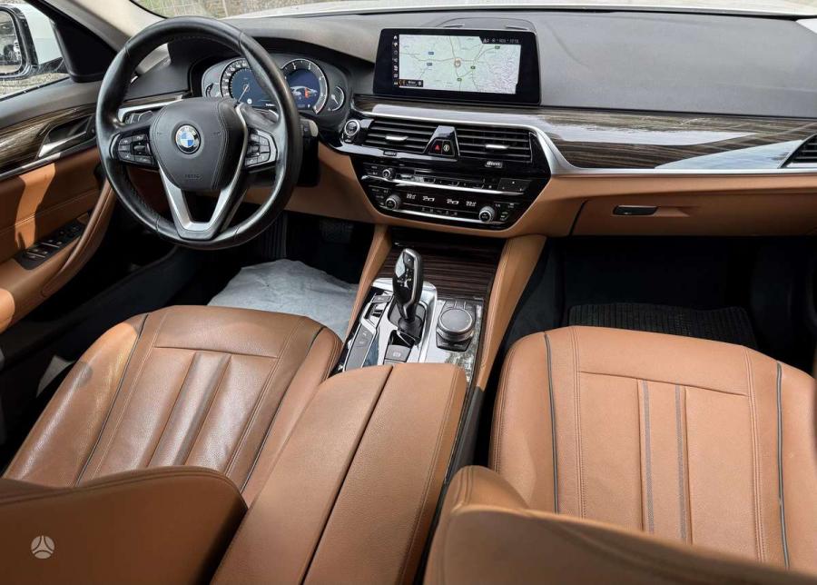 White BMW 520 2019 in Siauliai, with an engine capacity of 2.00 L and mileage of 327 thousand km for 14900 €, photo 9 on AUTOMOTO.COM.LV