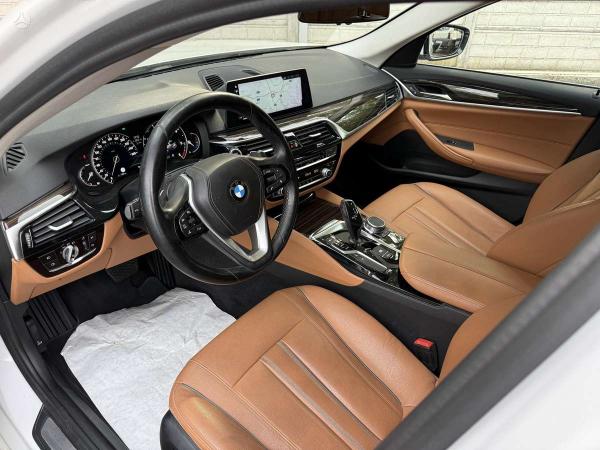 White BMW 520 2019 in Siauliai, with an engine capacity of 2.00 L and mileage of 327 thousand km for 14900 €, photo 9 on AUTOMOTO.COM.LV