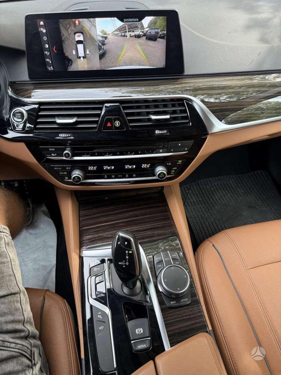 White BMW 520 2019 in Siauliai, with an engine capacity of 2.00 L and mileage of 327 thousand km for 14900 €, photo 13 on AUTOMOTO.COM.LV