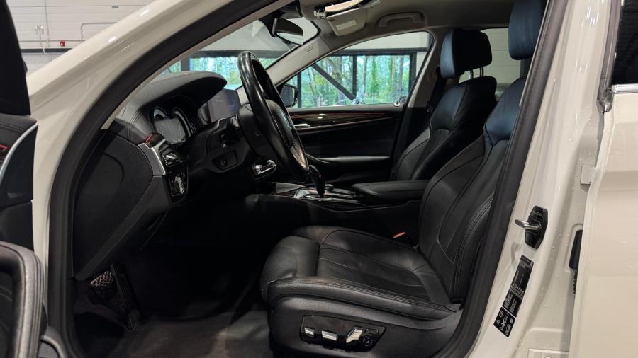 Balts BMW 520 2019 Rīga, ar dzinēja tilpumu 2.00 L un nobraukumu 267 tūkst. km par 18490 €, foto 10 vietnē AUTOMOTO.COM.LV