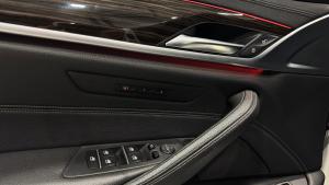 Balts BMW 520 2019 Rīga, ar dzinēja tilpumu 2.00 L un nobraukumu 267 tūkst. km par 18490 €, foto 23 vietnē AUTOMOTO.COM.LV