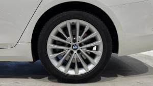 Balts BMW 520 2019 Rīga, ar dzinēja tilpumu 2.00 L un nobraukumu 267 tūkst. km par 18490 €, foto 24 vietnē AUTOMOTO.COM.LV