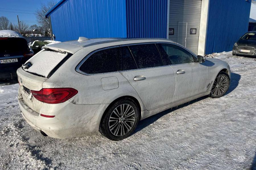 Balts BMW 520 2020 Tauragė, ar dzinēja tilpumu 2.00 L un nobraukumu 222 tūkst. km par 14700 €, foto 4 vietnē AUTOMOTO.COM.LV