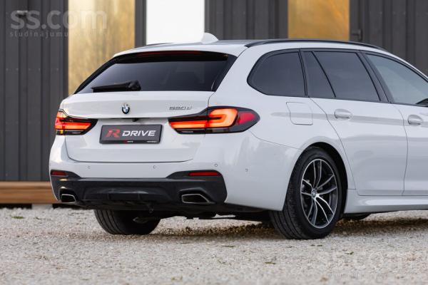 White BMW 520 2020 in Jelgava, with an engine capacity of 2.00 L and mileage of 203 thousand km for 25500 €, photo 6 on AUTOMOTO.COM.LV