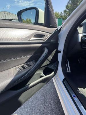 Balts BMW 520 2020 Panevēža, ar dzinēja tilpumu 2.00 L un nobraukumu 189 tūkst. km par 19300 €, foto 19 vietnē AUTOMOTO.COM.LV