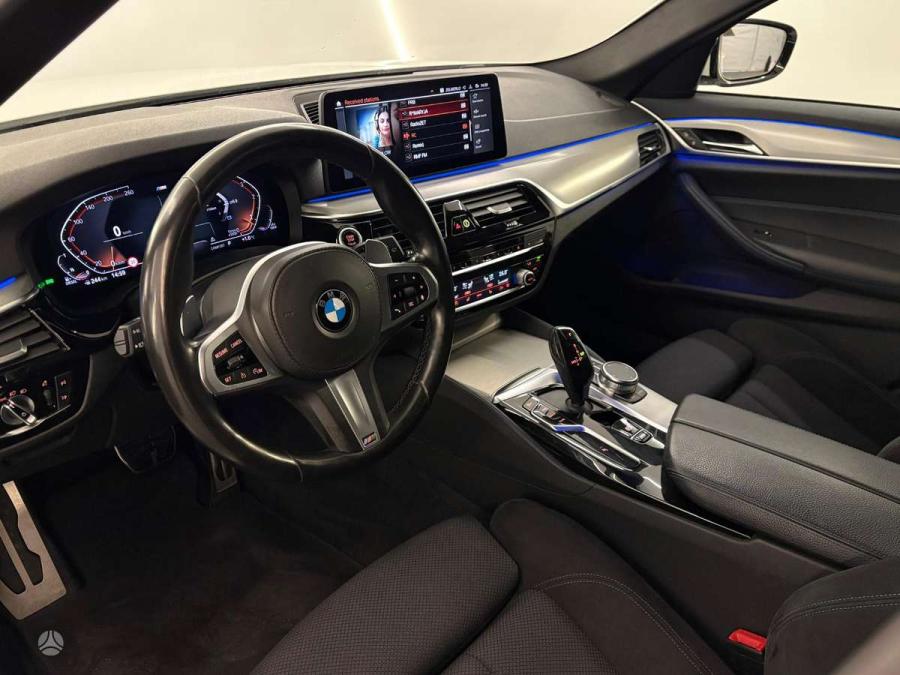 Balts BMW 520 2021 Marijampole, ar dzinēja tilpumu 2.00 L un nobraukumu 255 tūkst. km par 23750 €, foto 2 vietnē AUTOMOTO.COM.LV