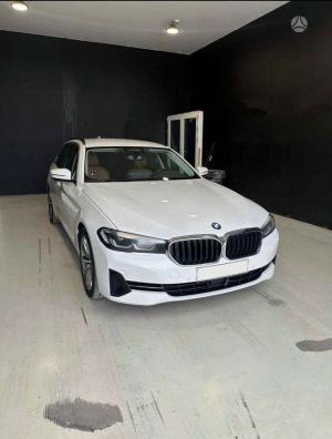 White BMW 520 2021 in Kaunas, with an engine capacity of 2.00 L and mileage of 249 thousand km for 19500 €, photo 3 on AUTOMOTO.COM.LV