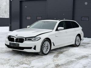 White BMW 520 2021 in Kaunas, with an engine capacity of 2.00 L and mileage of 34 thousand km for 18650 €, photo  on AUTOMOTO.COM.LV