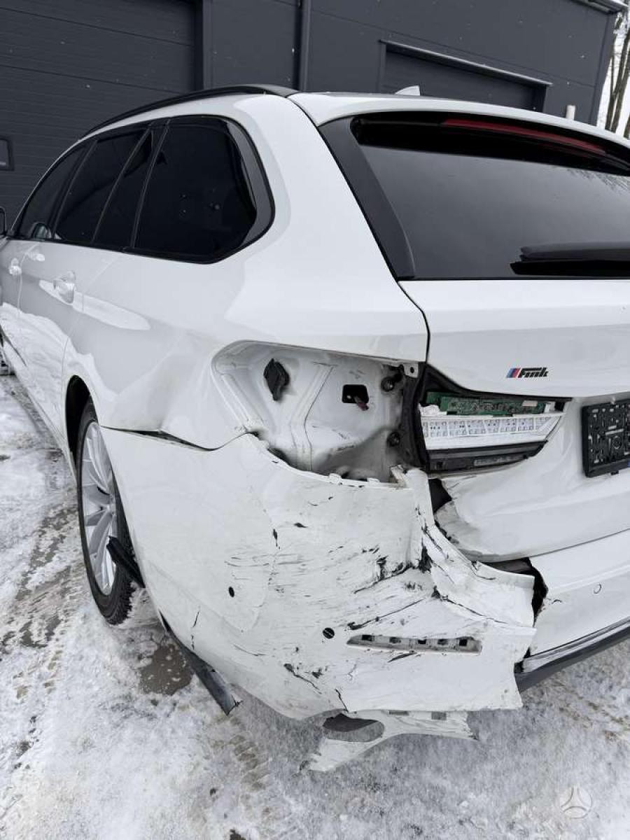 White BMW 520 2021 in Kaunas, with an engine capacity of 2.00 L and mileage of 34 thousand km for 17650 €, photo 6 on AUTOMOTO.COM.LV