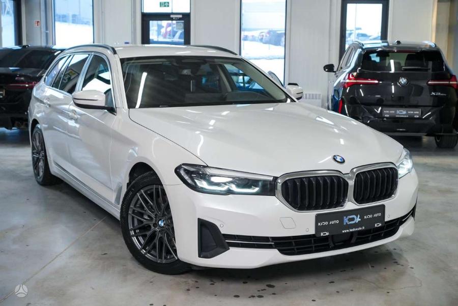White BMW 520 2021 in Kaunas, with an engine capacity of 2.00 L and mileage of 248 thousand km for 22250 €, photo 3 on AUTOMOTO.COM.LV